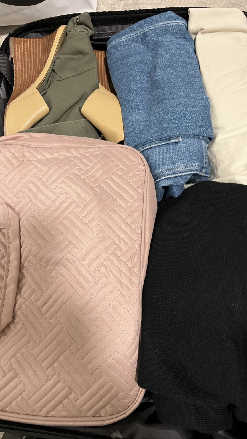 Effortless Style: Create the Perfect Capsule Wardrobe for Your Next ...