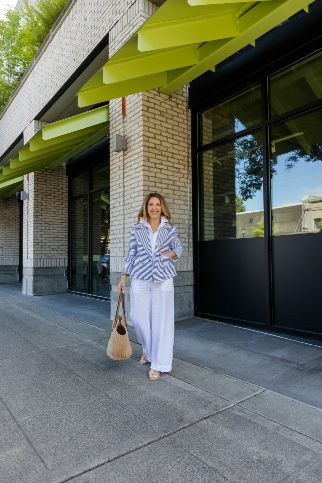 Casual and Comfortable Favorites From Frank & Eileen! - Stylish Sandy