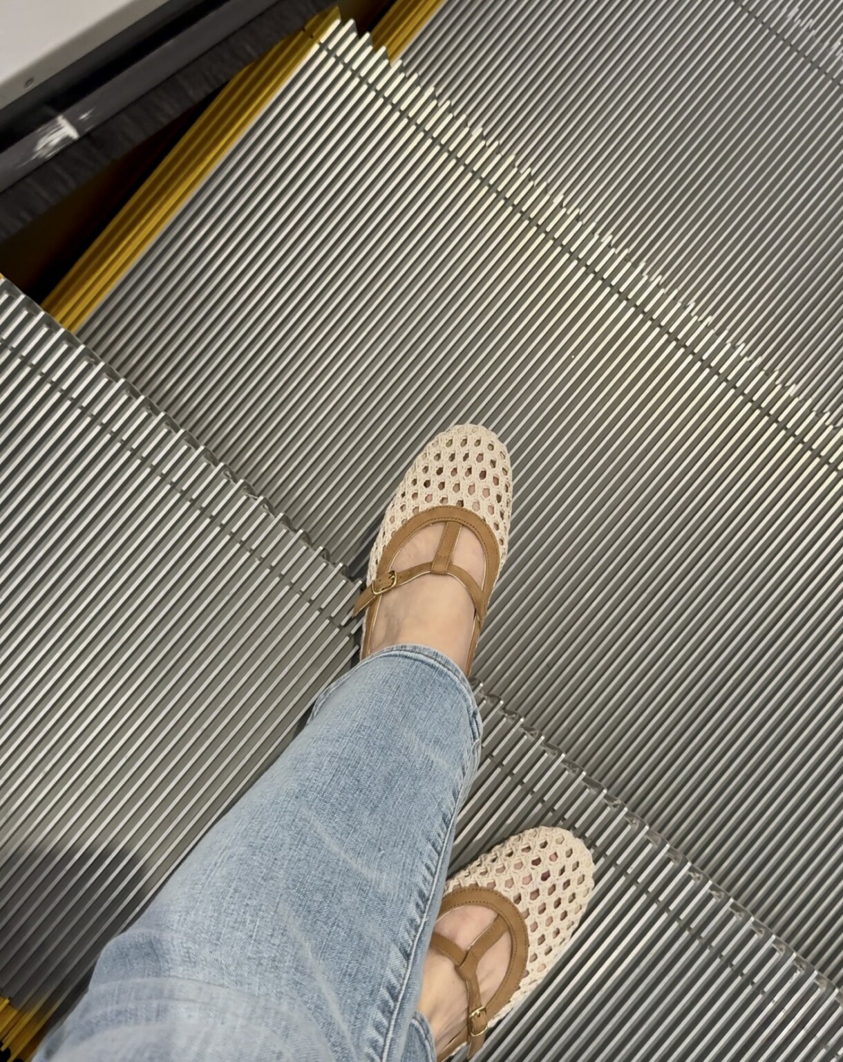 The One Shoe Color You’ll Wear All Spring! - Stylish Sandy